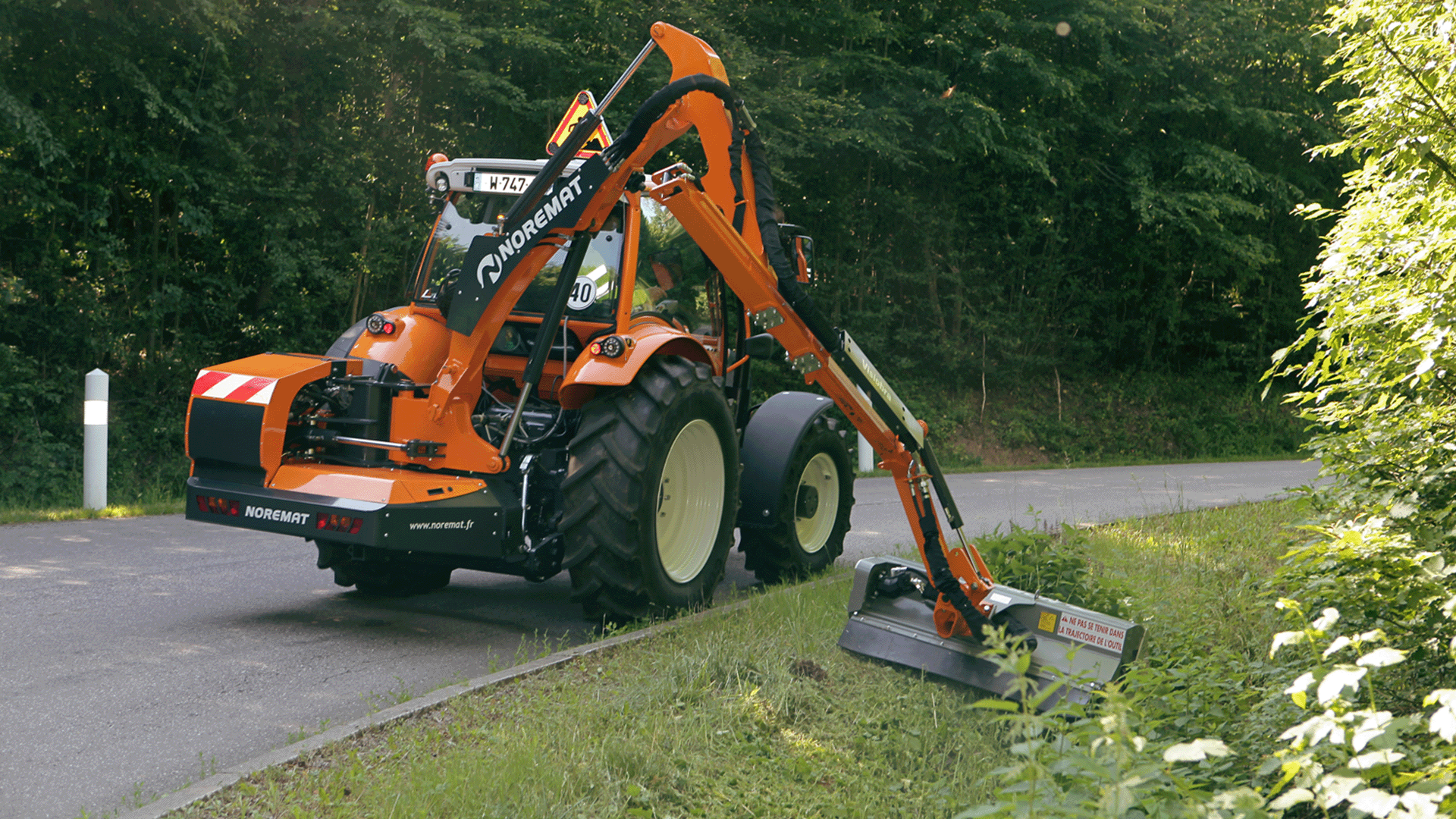 Faucheuse Débroussailleuse pour l'Entretien Accotements Routiers - Noremat