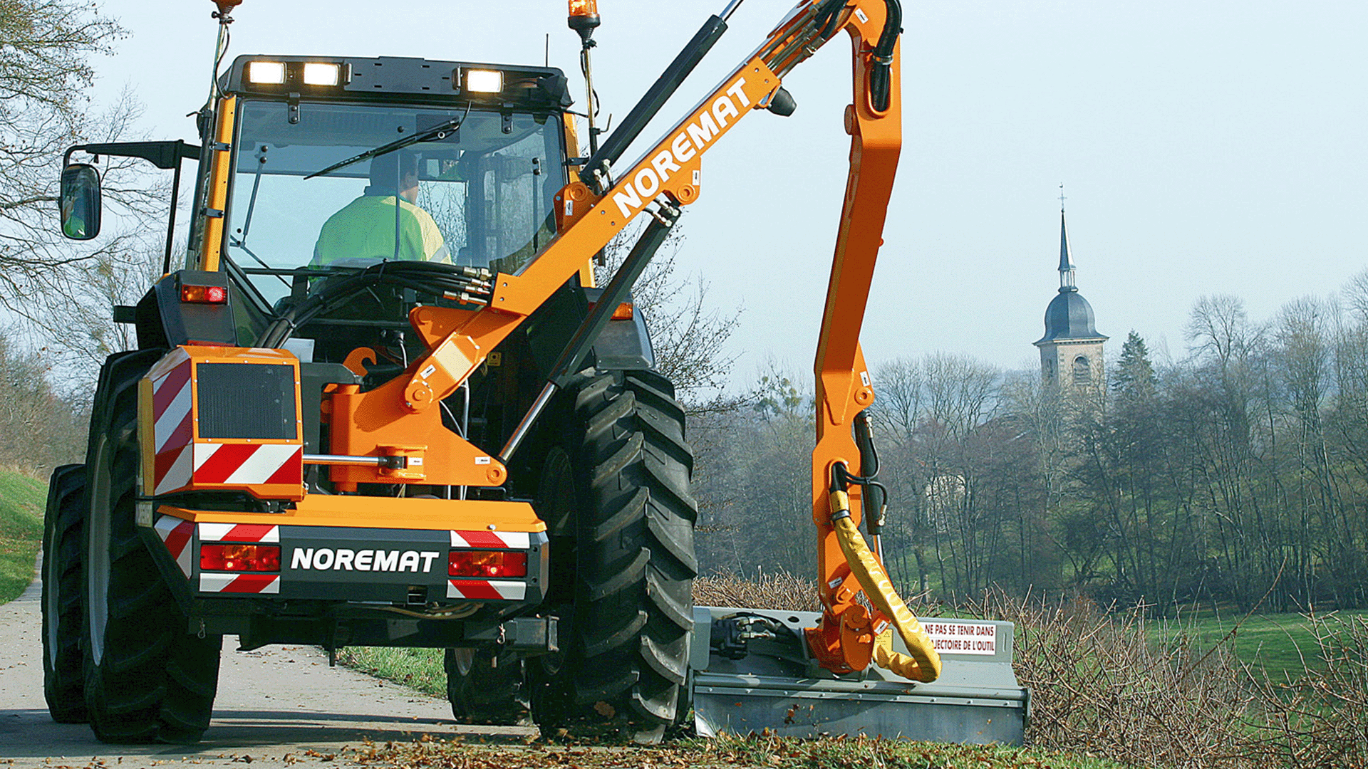 Faucheuse Débroussailleuse pour l'Entretien Accotements Routiers - Noremat